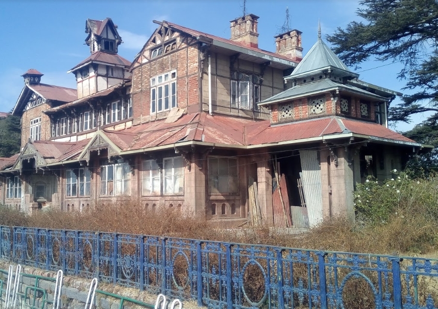 Top 10 Perfect Photoshoot Spots in Shimla (For Couples & Families)