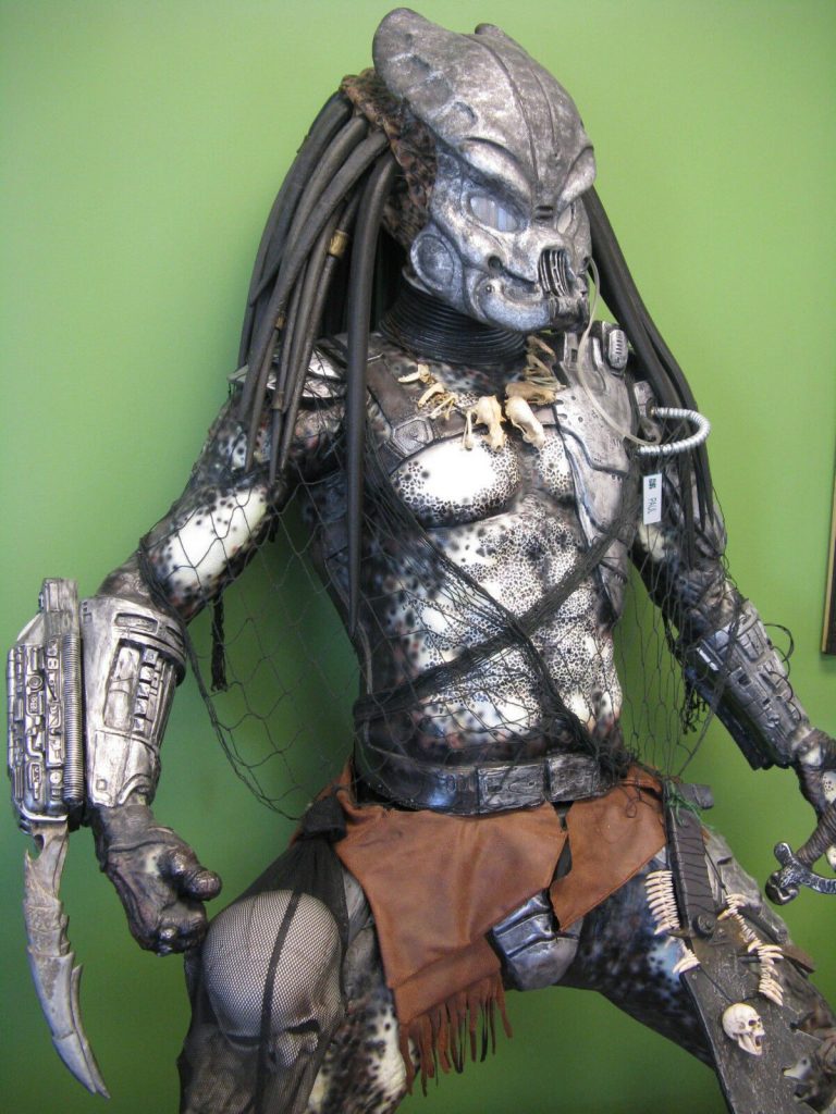 5 Best Life-Size Predator Statue to Buy for Your Garden in 2024